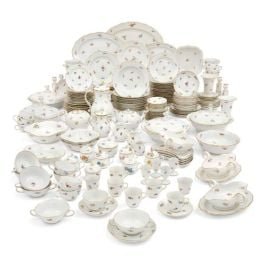 A very large Meissen porcelain bicentennial floral dinner service ...